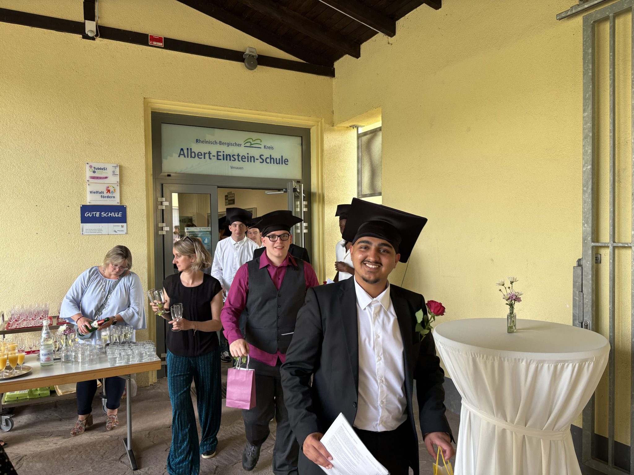 Abschlussfeier 2025 an der AES - Albert-Einstein-Schule des Rheinisch-Bergischen Kreises